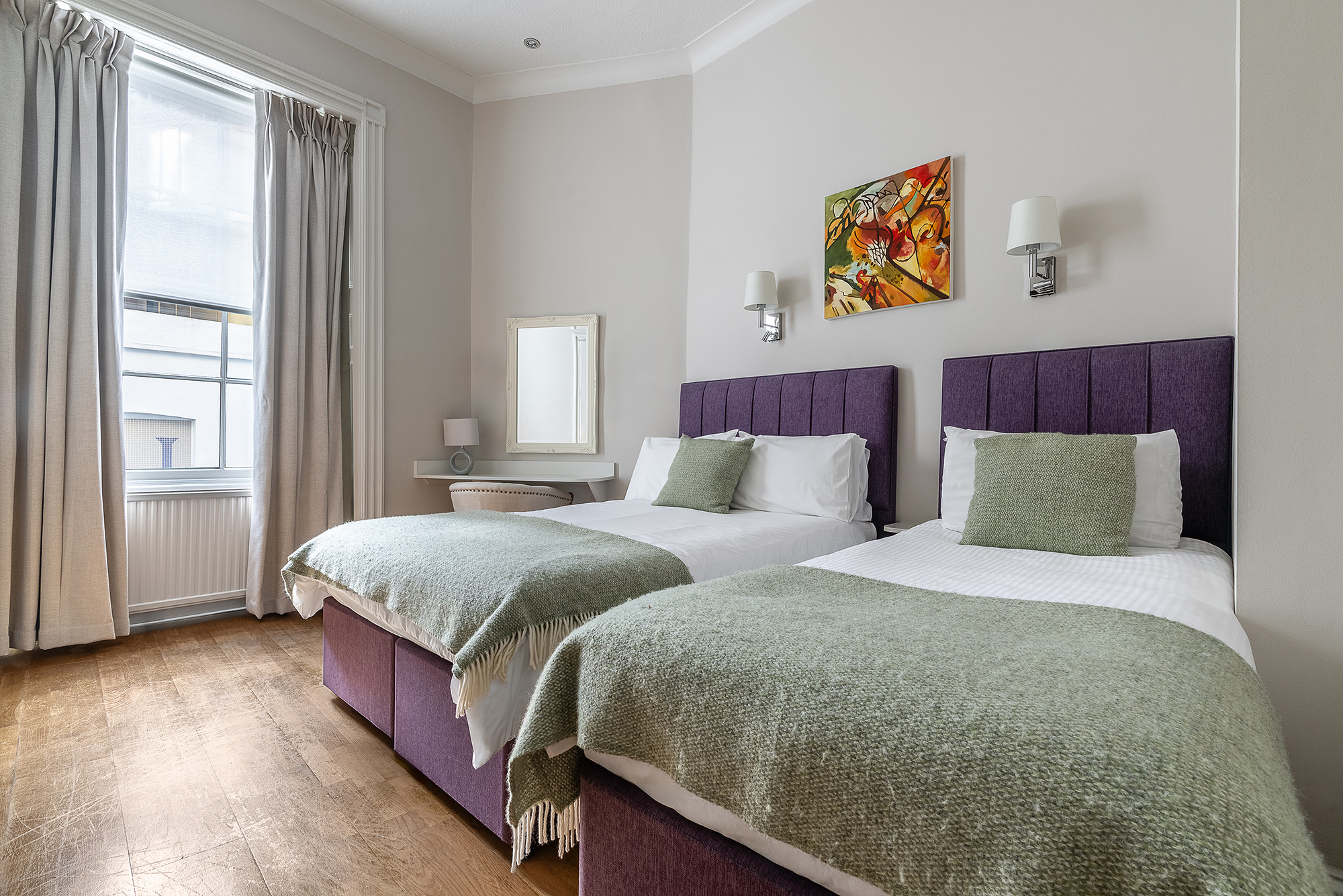 Family Room For Three - Harlingford Hotel